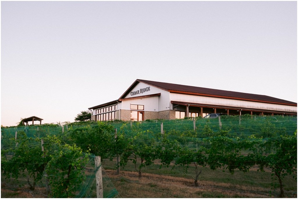 Cedar Ridge Wedding Venue: Cedar Ridge Winery - Showit Blog