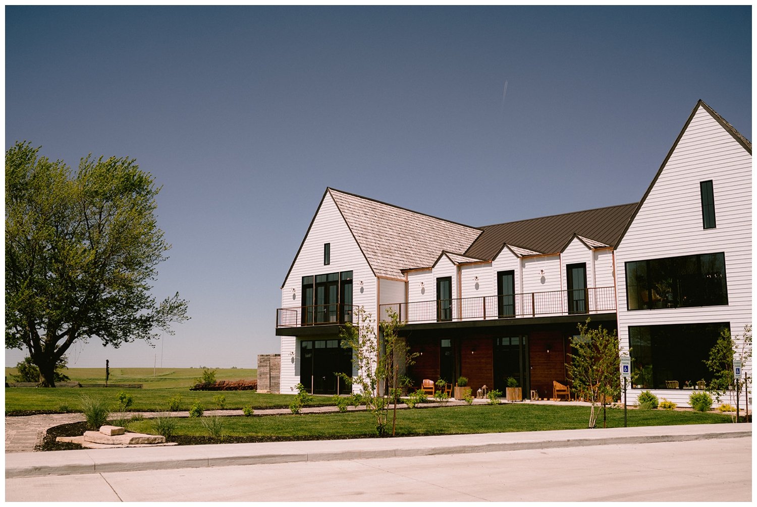 10 Unique Wedding Venues in Iowa - Showit Blog